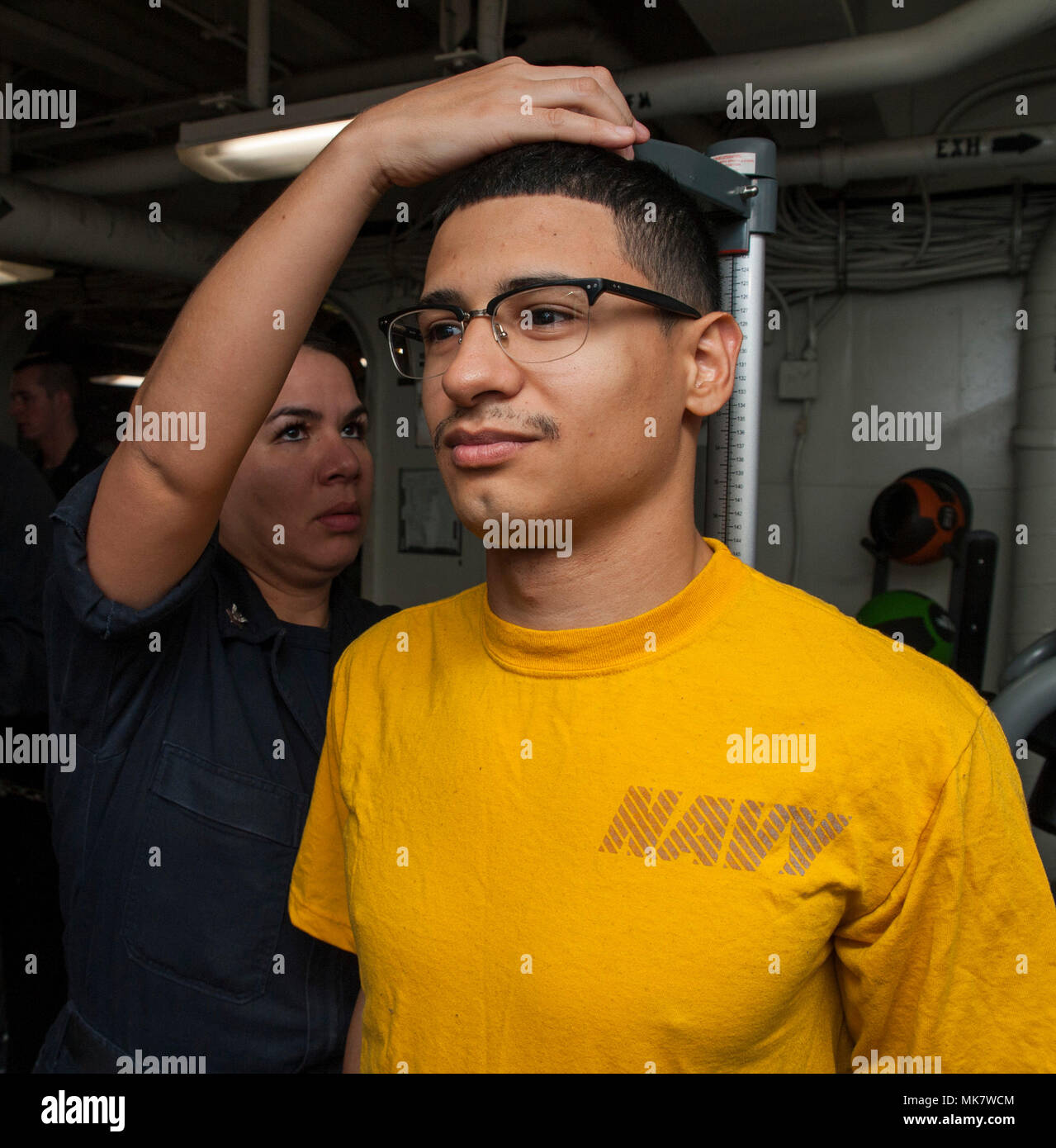 171120-N-BD308-0017 ATLANTIC OCEAN (Nov. 20, 2017) Ship's Serviceman ...