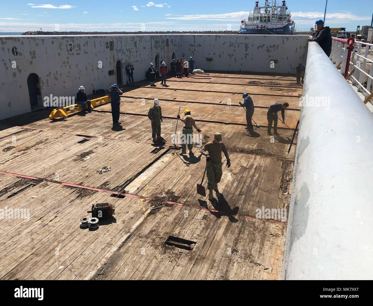 171122-N-TY130-002 COMODORO RIVADAVIA, Argentina (Nov. 22, 2017 ...