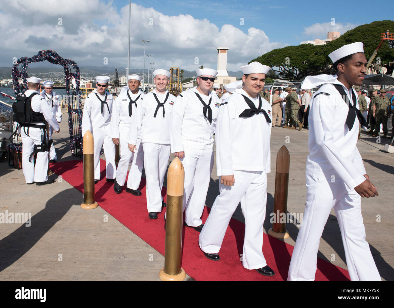 171122-N-KV911-0124 PEARL HARBOR (Nov. 22, 2017) Sailors from the ...