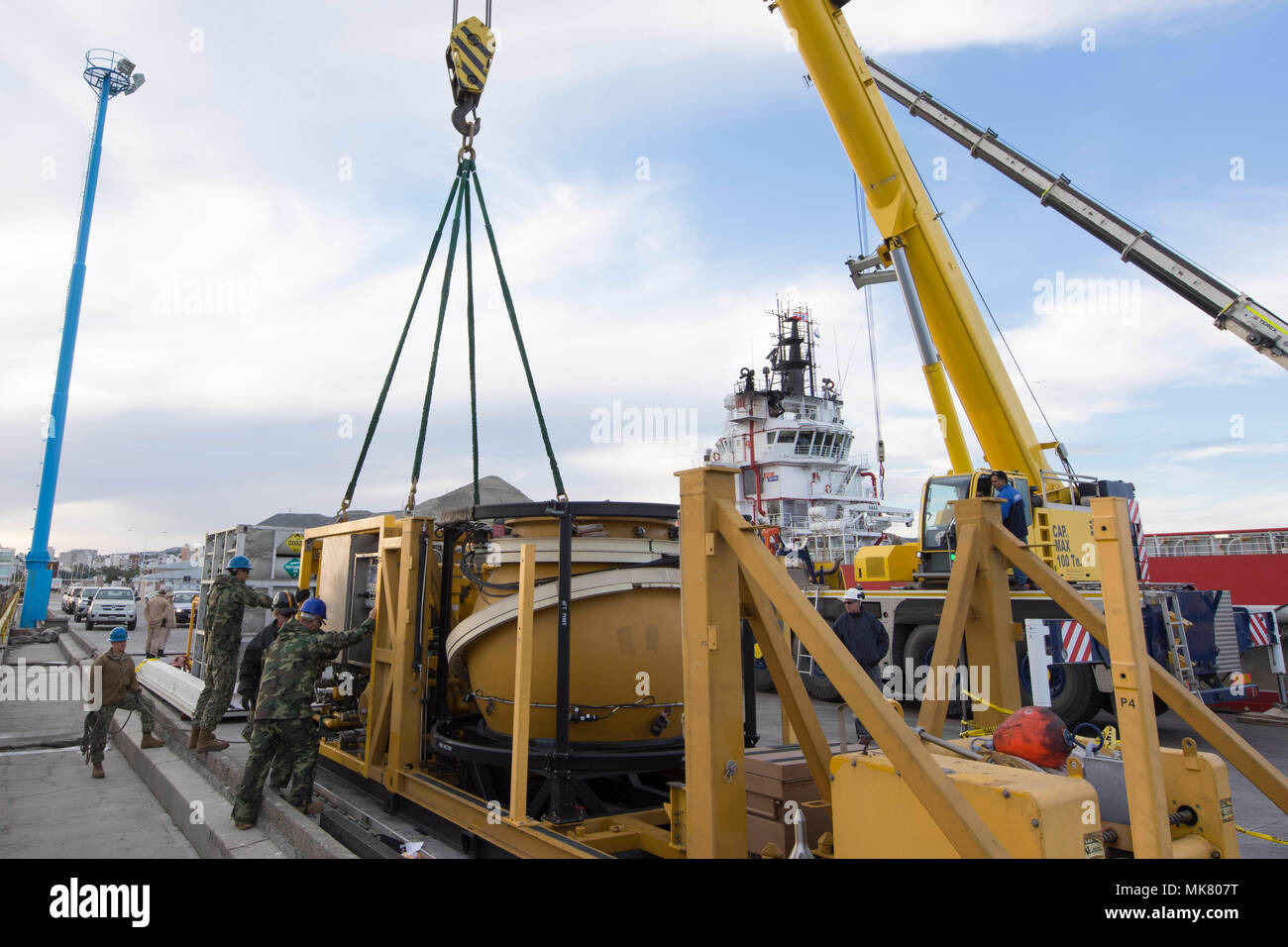 171123-N-HS500-103 COMODORO RIVADAVIA, Argentina (Nov. 23, 2017 ...