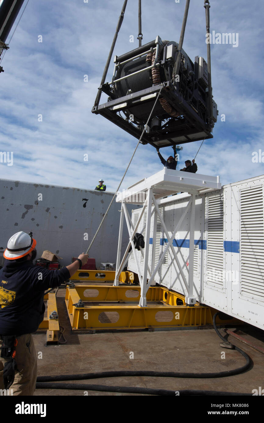 171124-N-HS500-220 COMODORO RIVADAVIA, Argentina (Nov. 24, 2017 ...