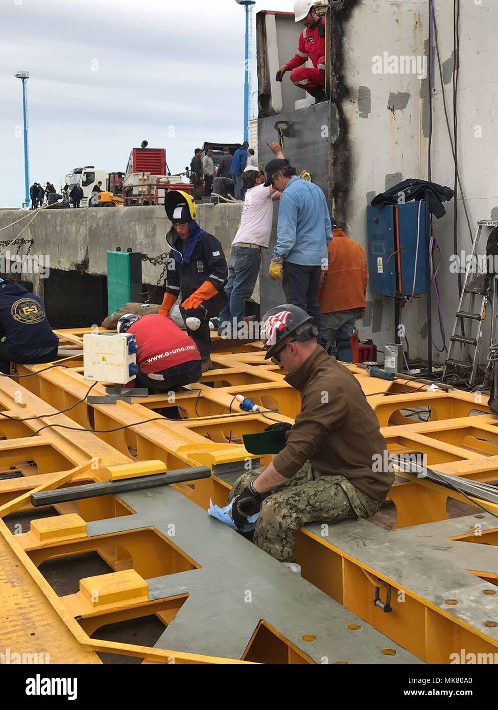 171124-N-TY130-400 COMODORO RIVADAVIA, Argentina (Nov. 24, 2017 ...