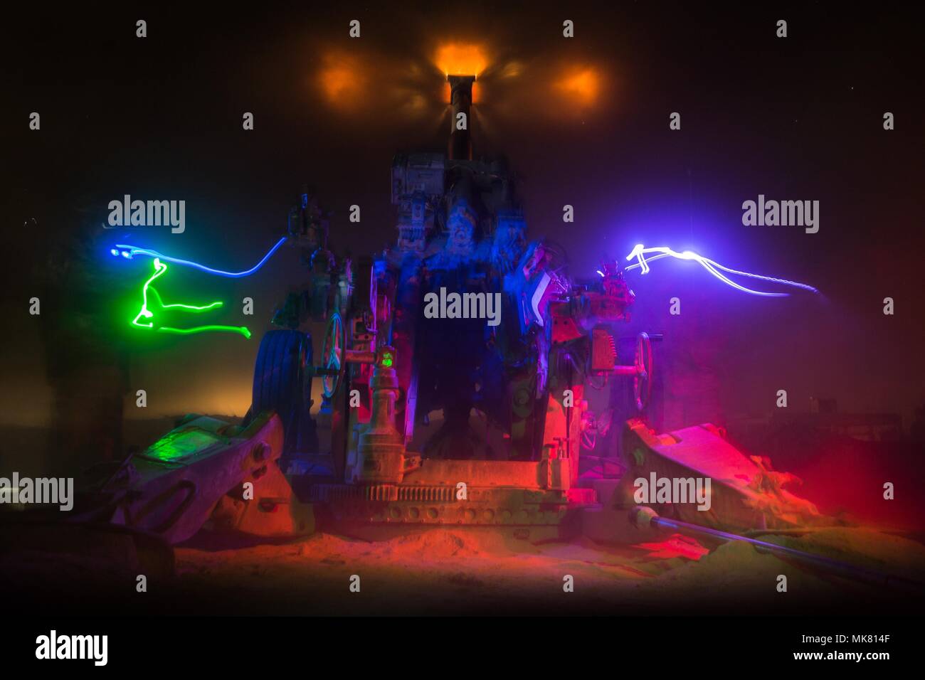 U.S. Army soldiers assigned to 5-25 Field Artillery, Charlie Battery ...