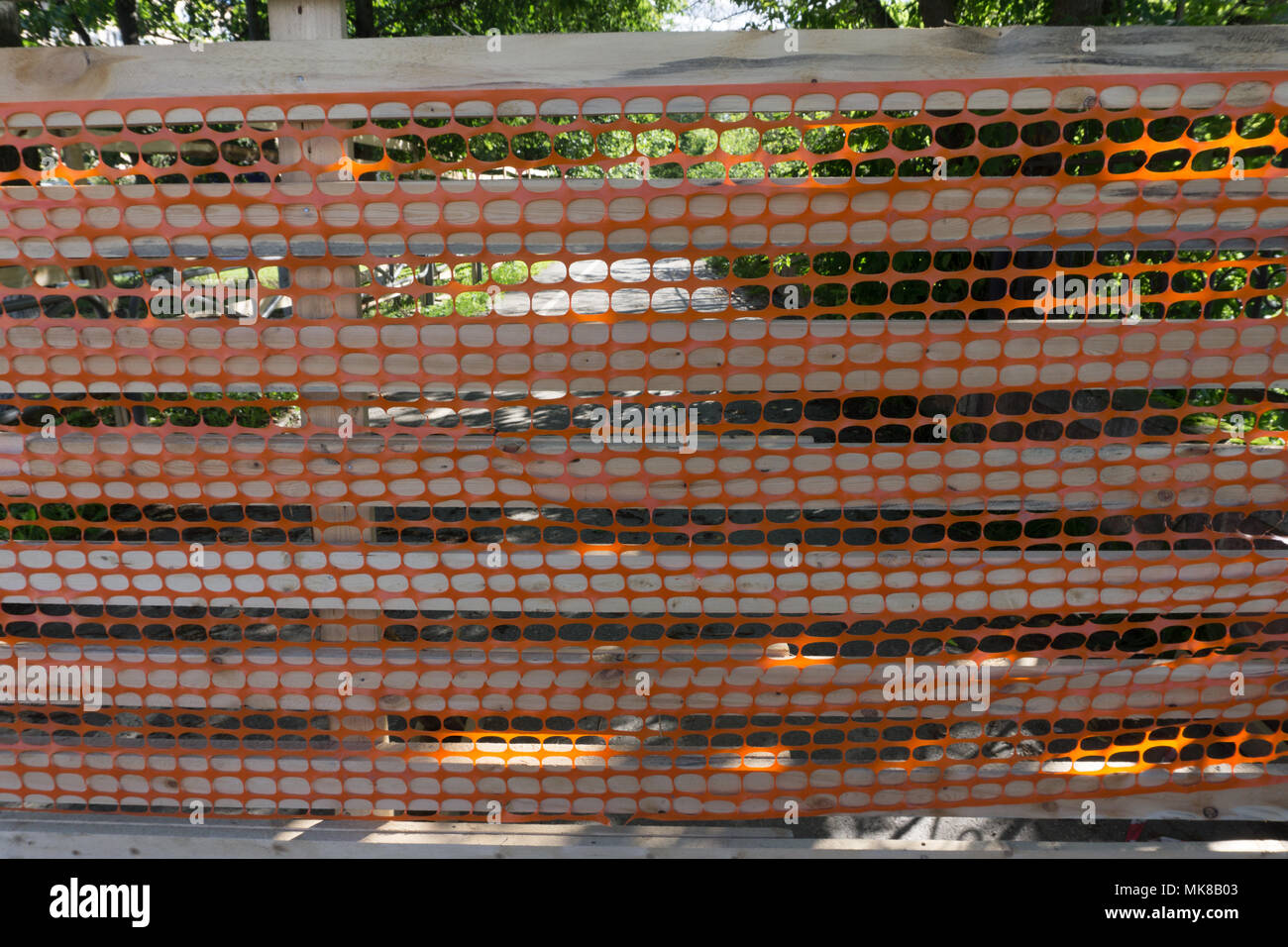 Orange plastic mesh fencing hi-res stock photography and images - Alamy