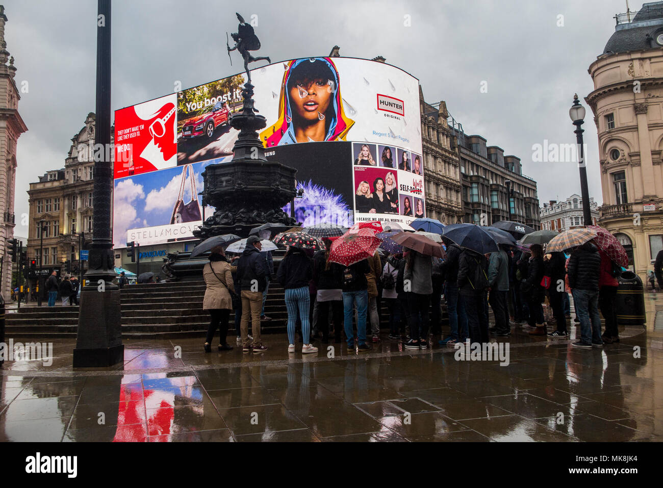 Wet weather in Central London brings out lots of umbrellas - the great ...