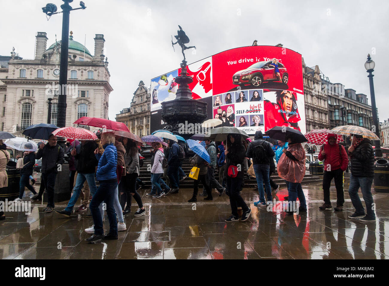 Wet weather in Central London brings out lots of umbrellas - the great ...