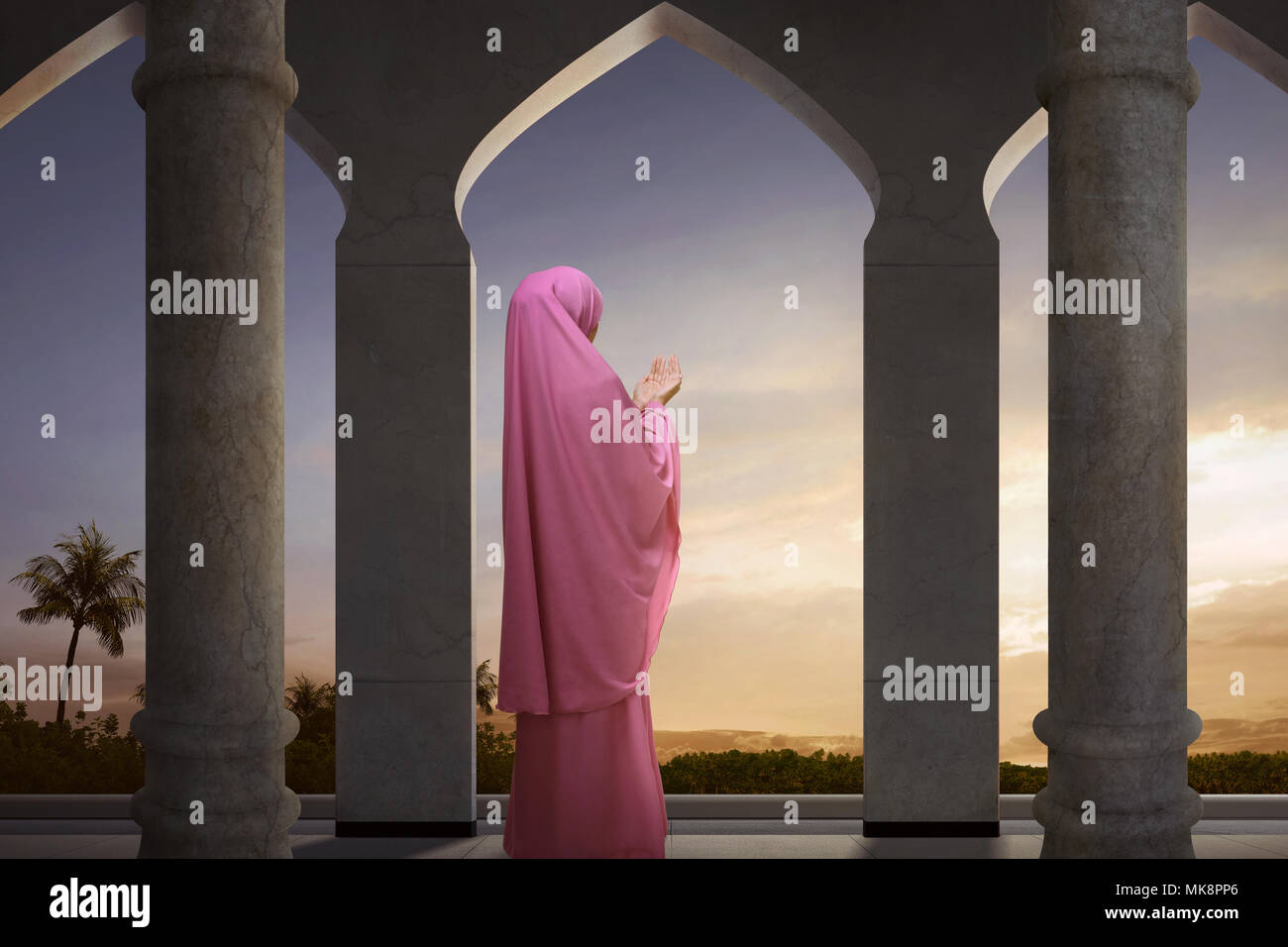 Muslim girl back view hi-res stock photography and images - Alamy