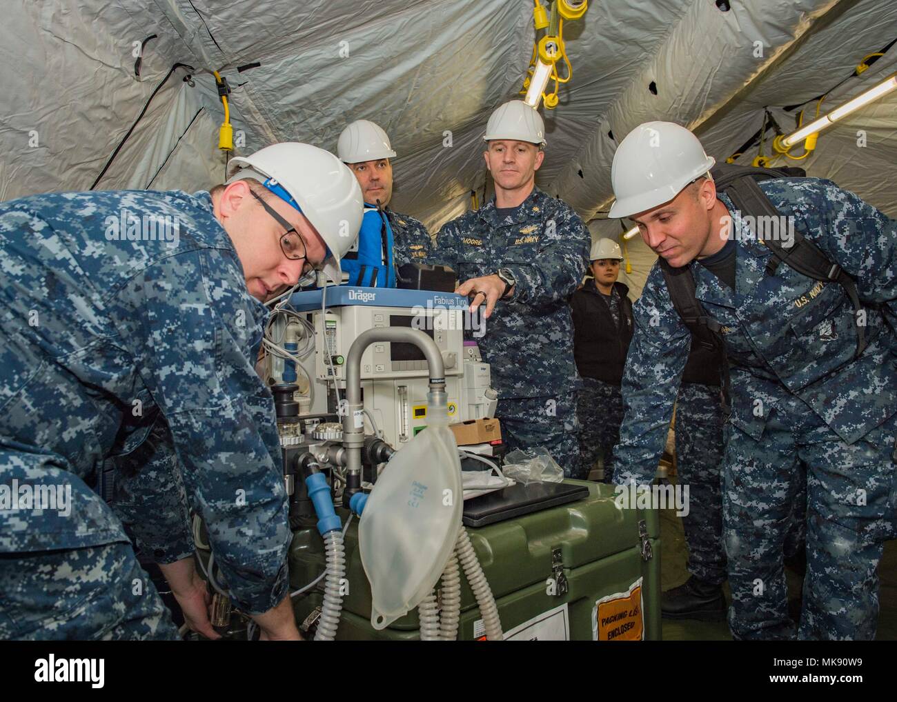 171115-N-UB406-024 WILLIAMSBURG, Va. (Nov. 15, 2017) Sailors transport ...