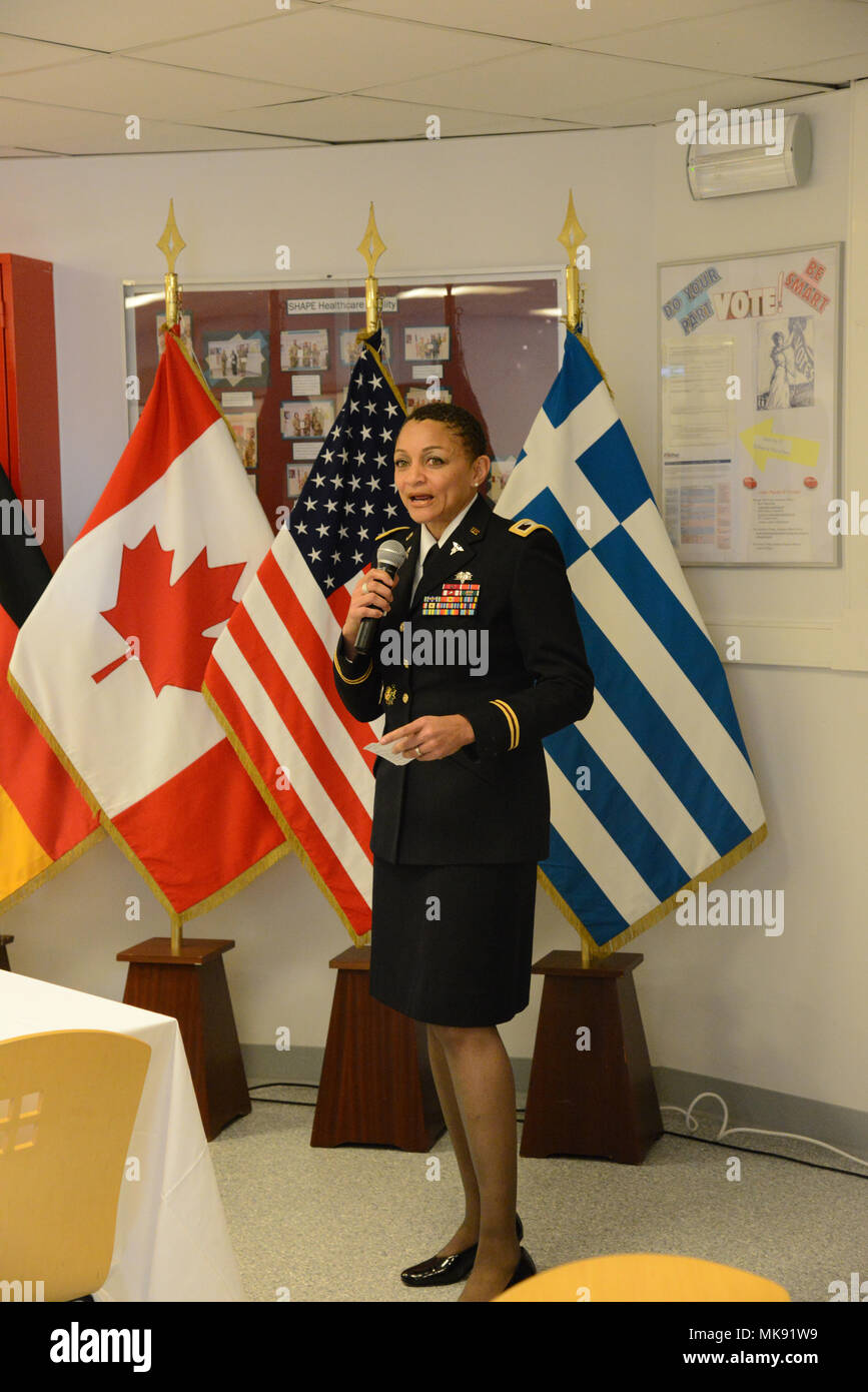 U.S. Army, Col. Yolonda R. Summons, Commander Supreme Headquarters ...