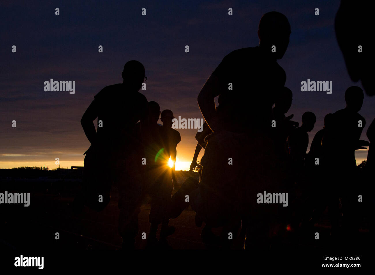 U.S. Marine Corps recruits with Bravo Company, 1st Battalion, Recruit ...