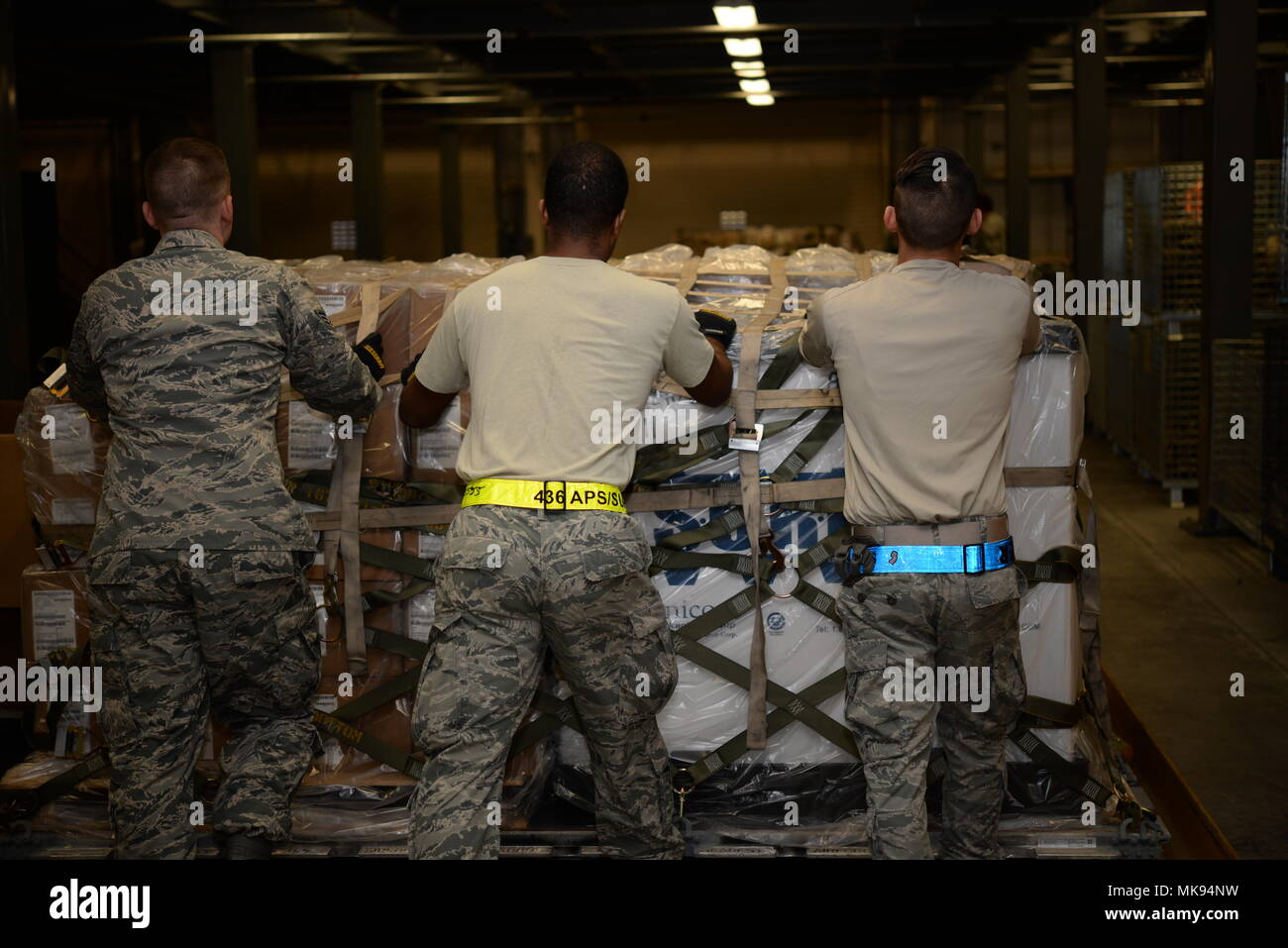 436 lrs hi-res stock photography and images - Alamy