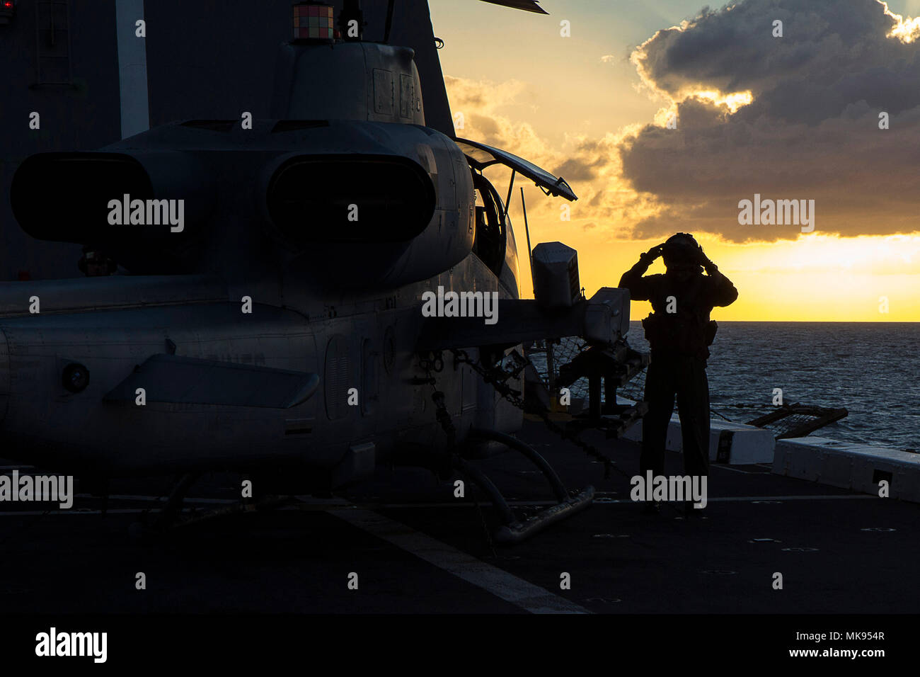 Ah 1w super cobra pilot hi-res stock photography and images - Alamy