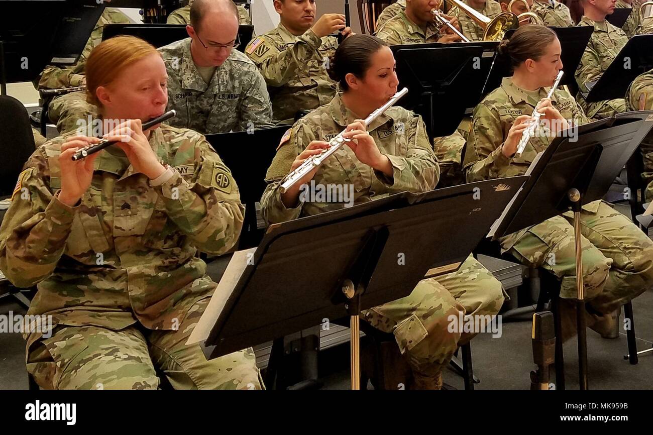 82nd airborne division band and chorus hi-res stock photography and ...