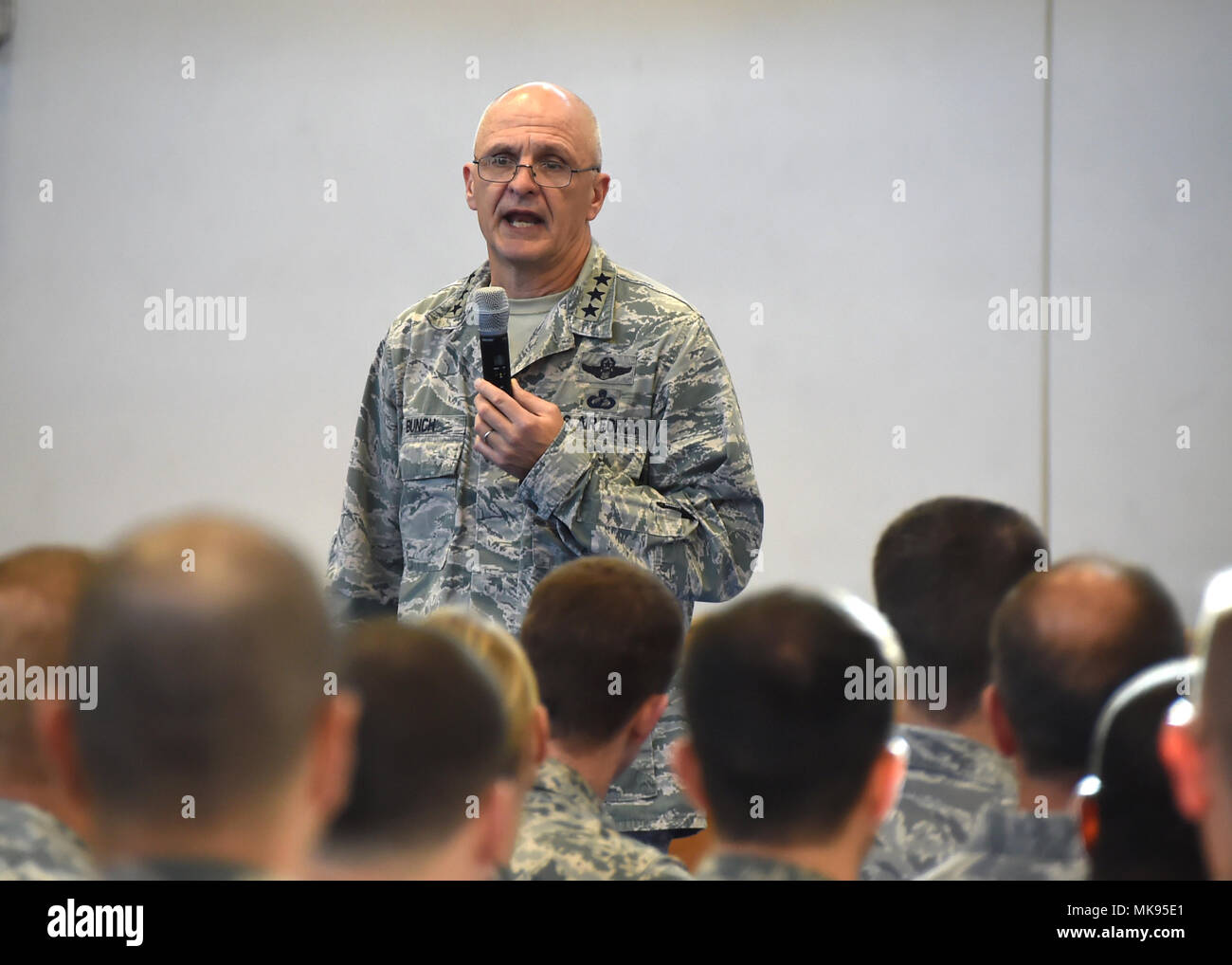 Lt gen arnold w bunch jr hi-res stock photography and images - Alamy