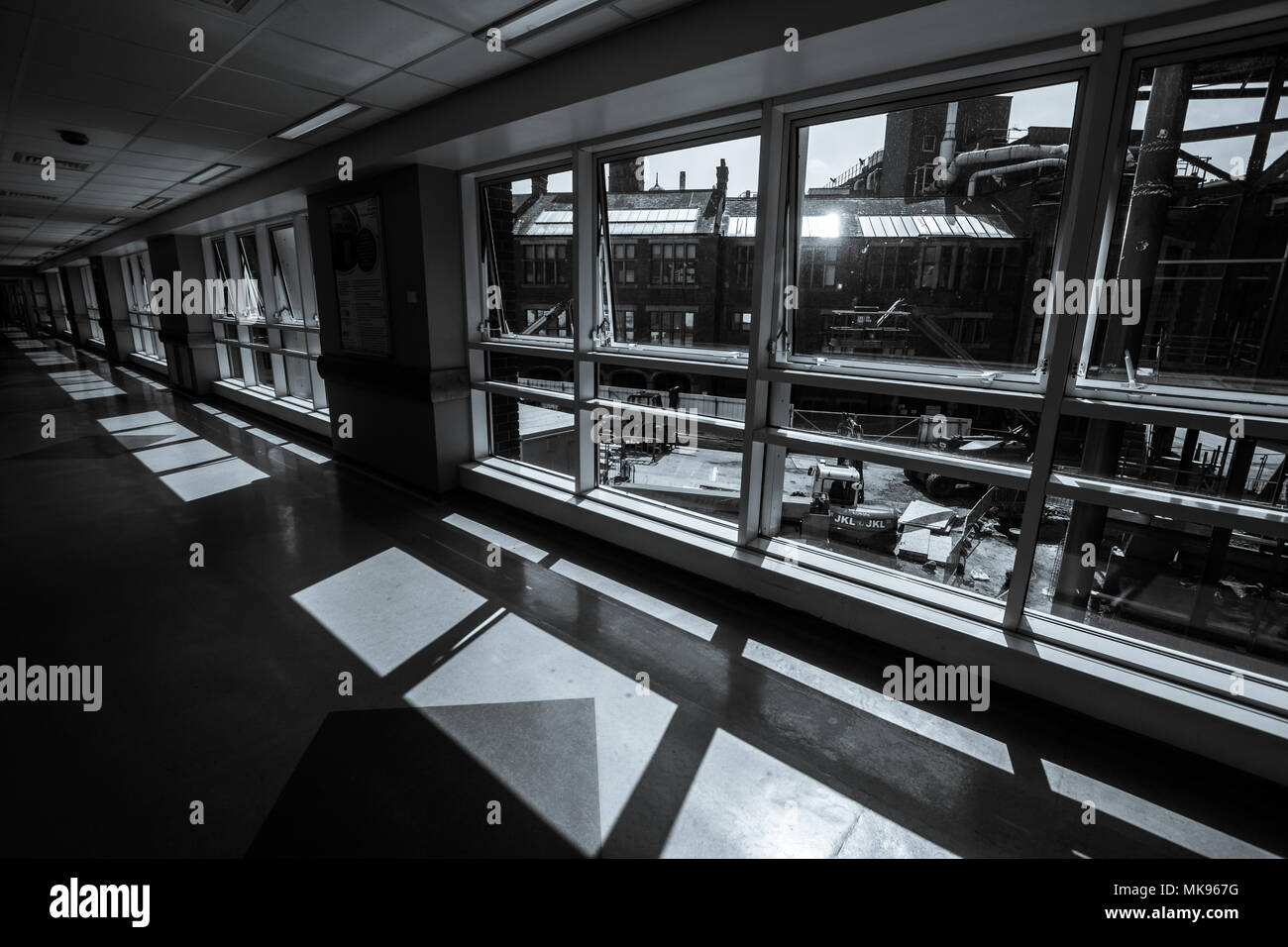 Hospital leeds hi-res stock photography and images - Alamy