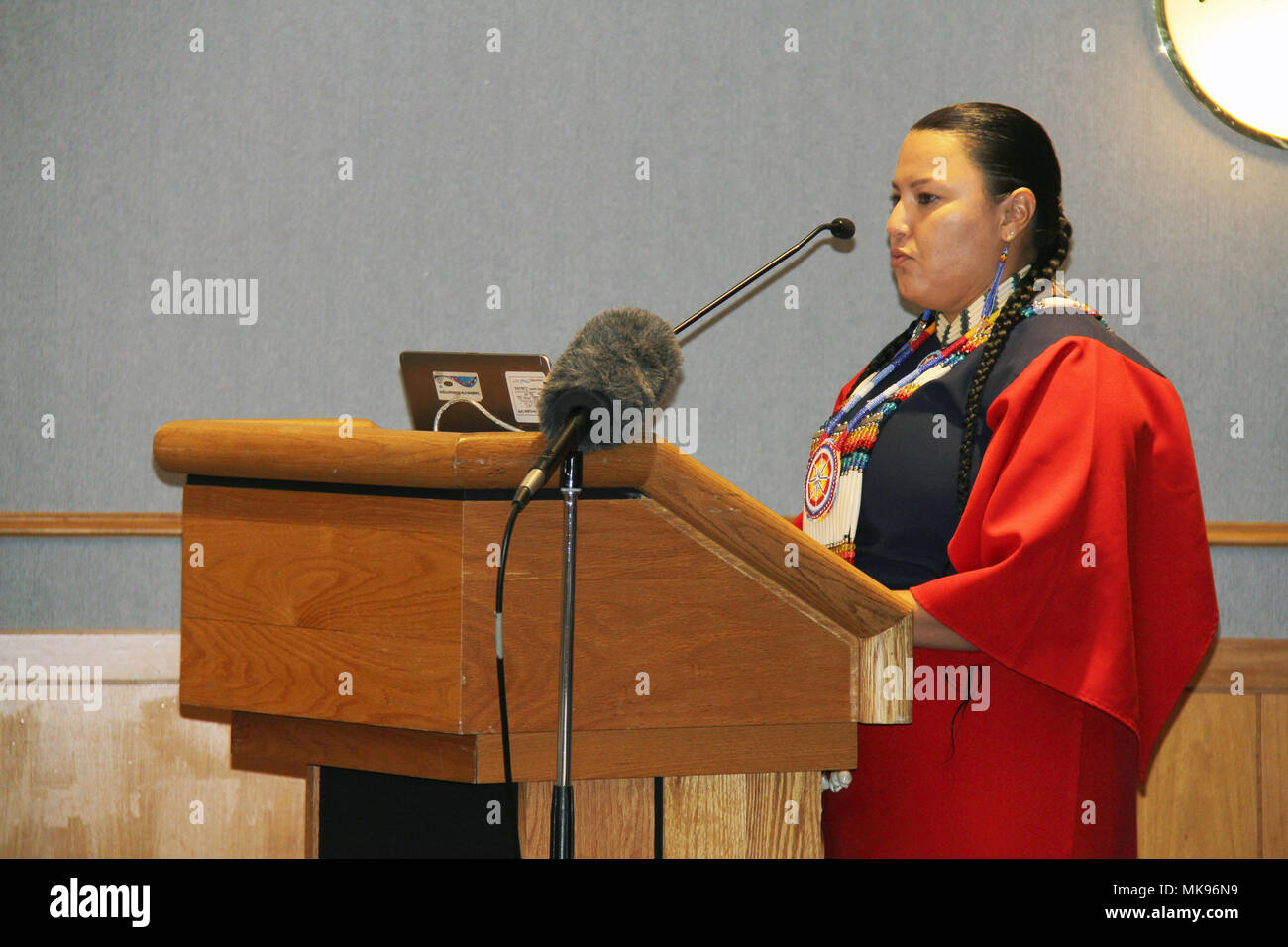 Marla Nauni, a Native American performer and motivational speaker ...