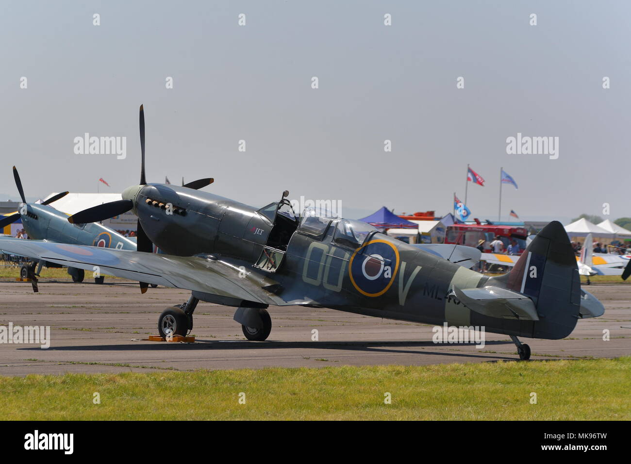 Two seater spitfire hi-res stock photography and images - Alamy