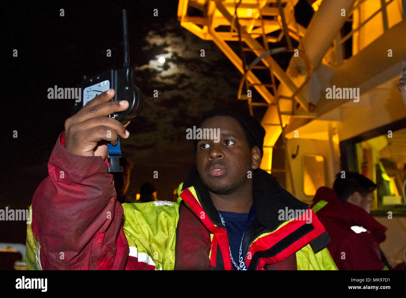 171201-N-TW634-178 ATLANTIC OCEAN (Dec. 1, 2017) Sonar Technician ...