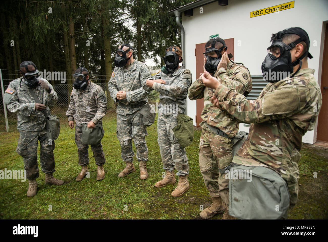 Candidates from Dental Health Command Europe participate in the DHCE ...