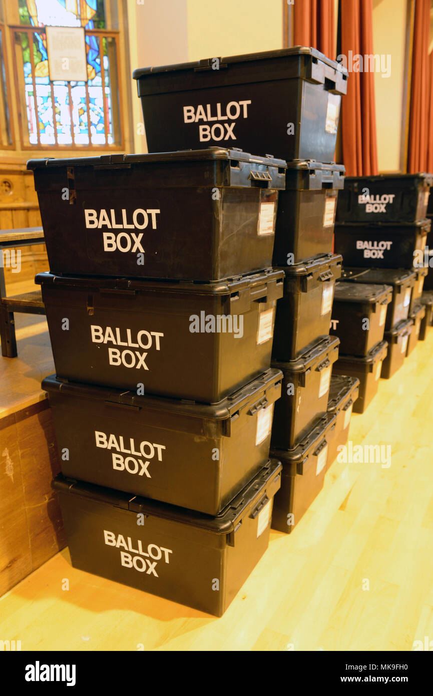 Posting boxes hi-res stock photography and images - Alamy