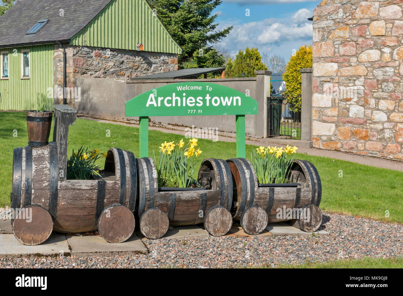 Welcome scotland sign train hi-res stock photography and images - Alamy