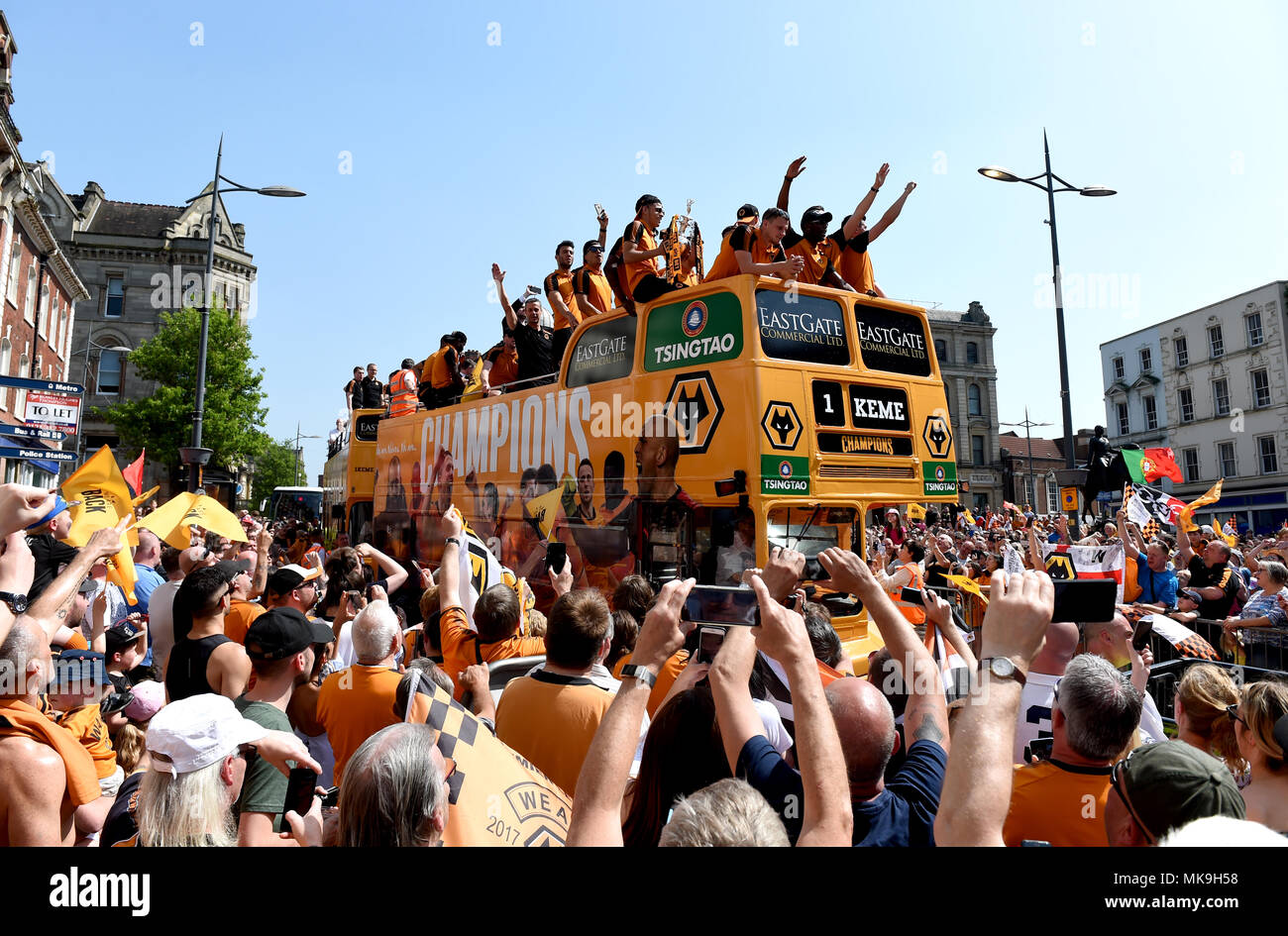 The Wolverhampton Wanderers open top bus makes its way round as the ...