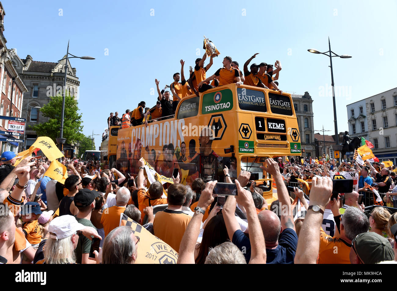 The wolverhampton wanderers open top bus makes its way round hi-res ...