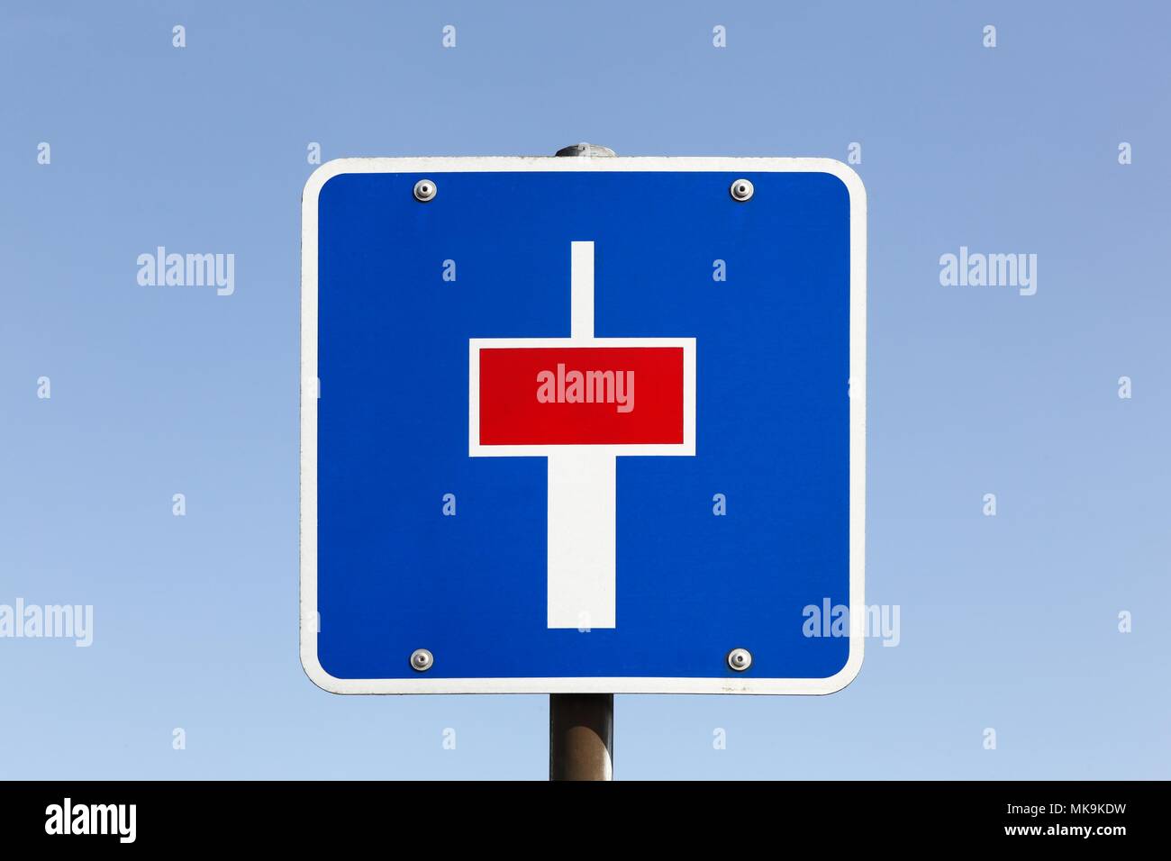 Dead end road sign uk hi-res stock photography and images - Alamy