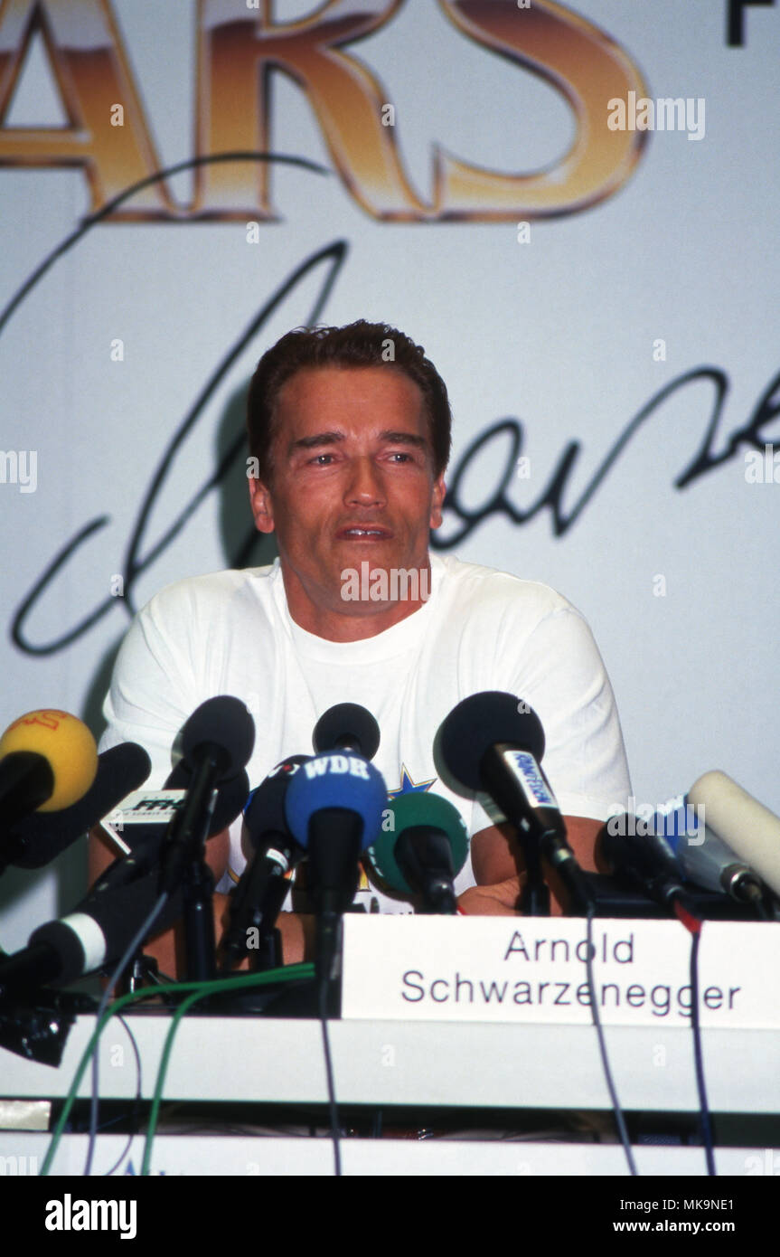 Arnold Schwarzenegger auf der FIBO Fitnessmesse in Essen, Deutschland ...