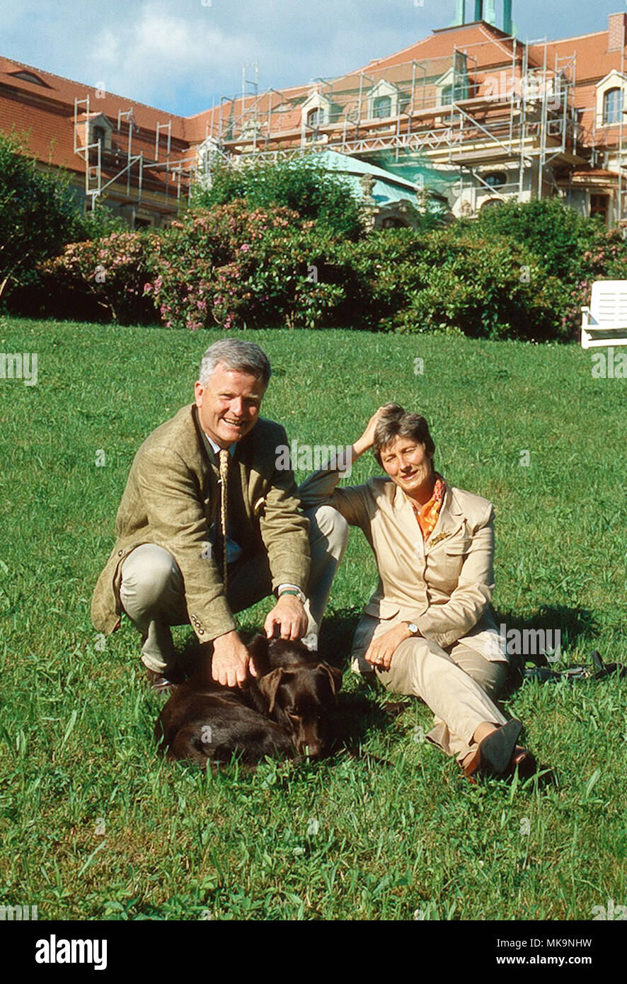 Georg zur Lippe und Gattin Alexandra nach der Wiedereinrichtung von ...