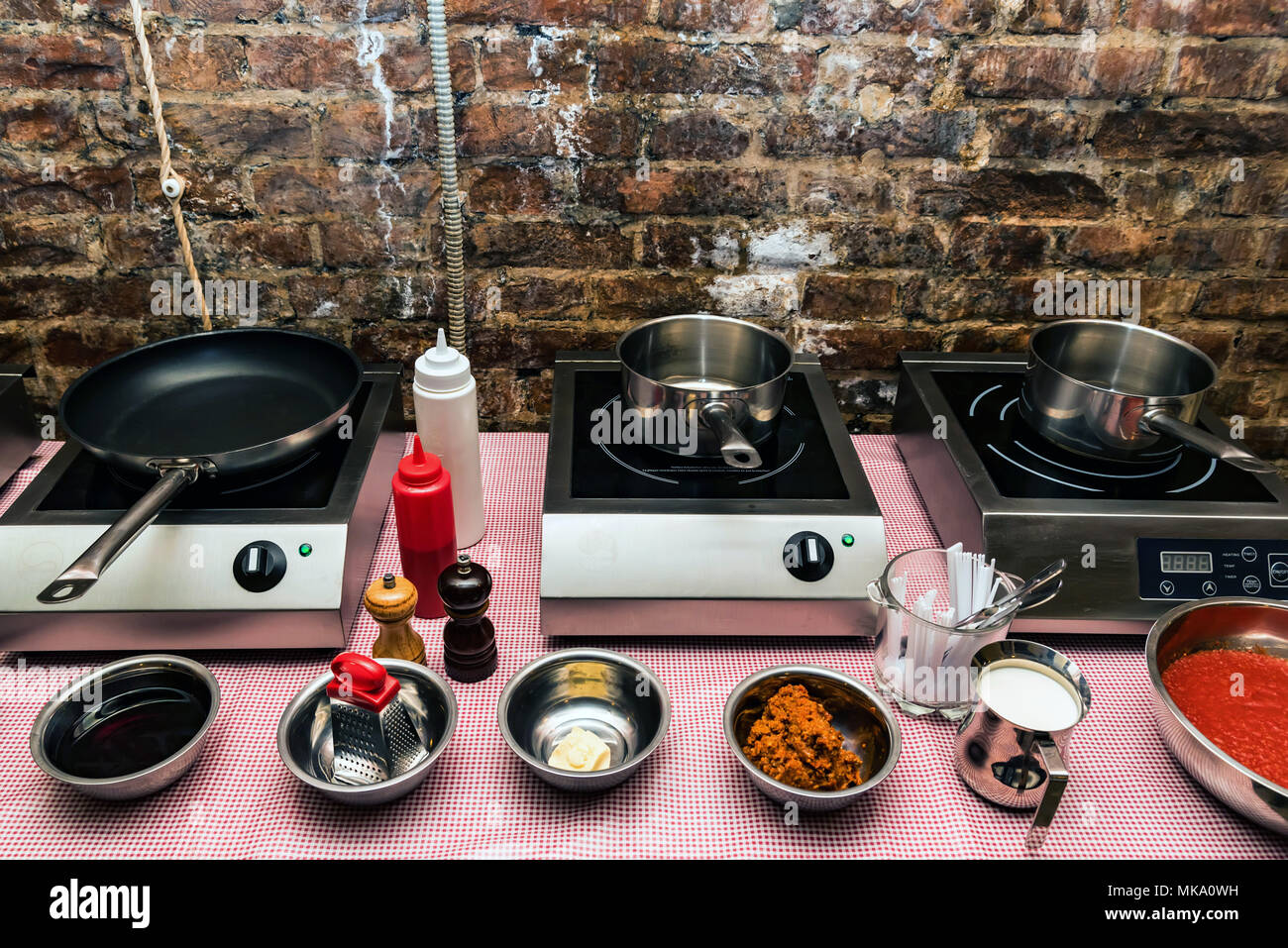 Education cooking kitchen equipment hi-res stock photography and images ...