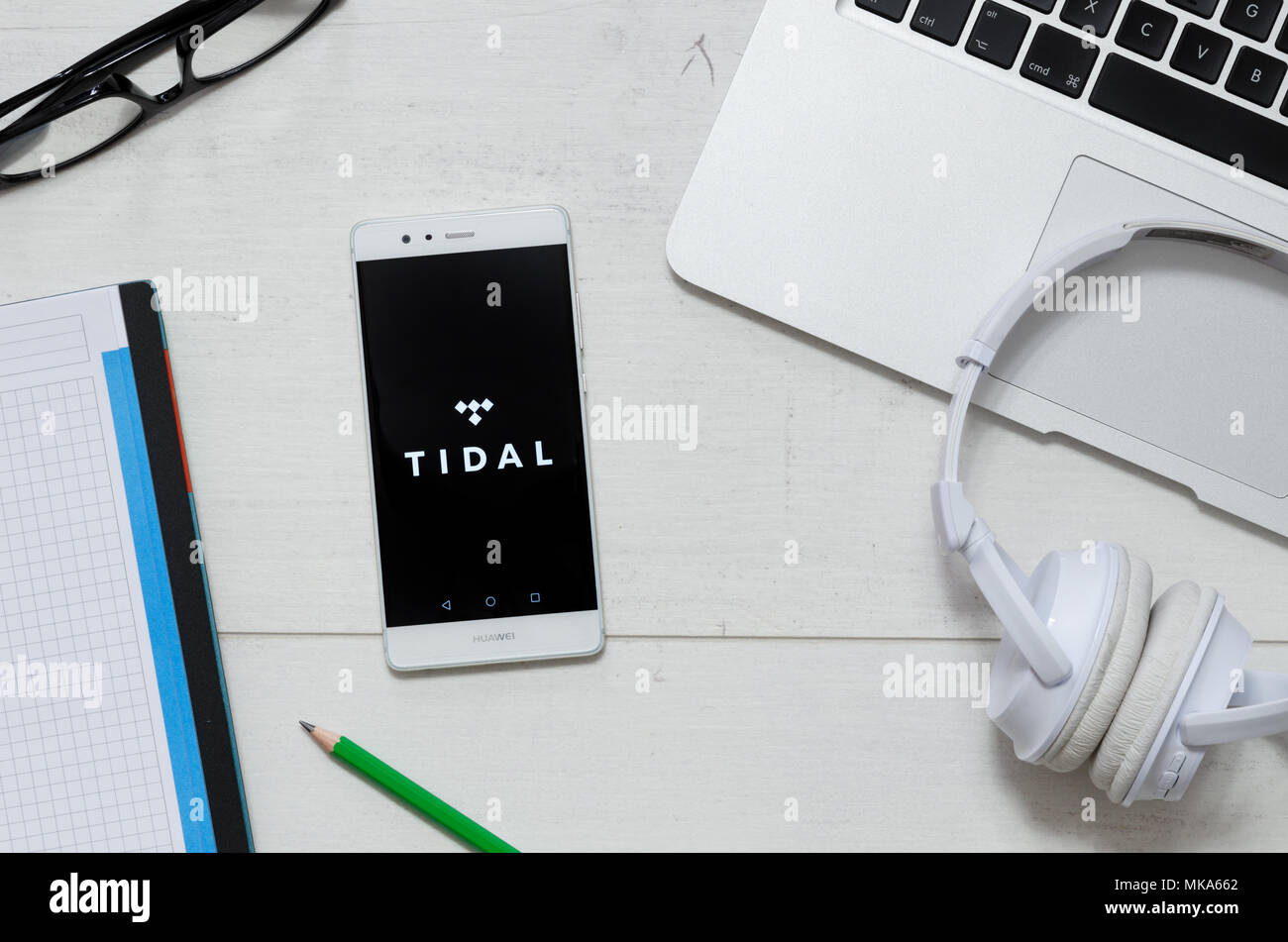 Tidal music logo hi-res stock photography and images - Alamy