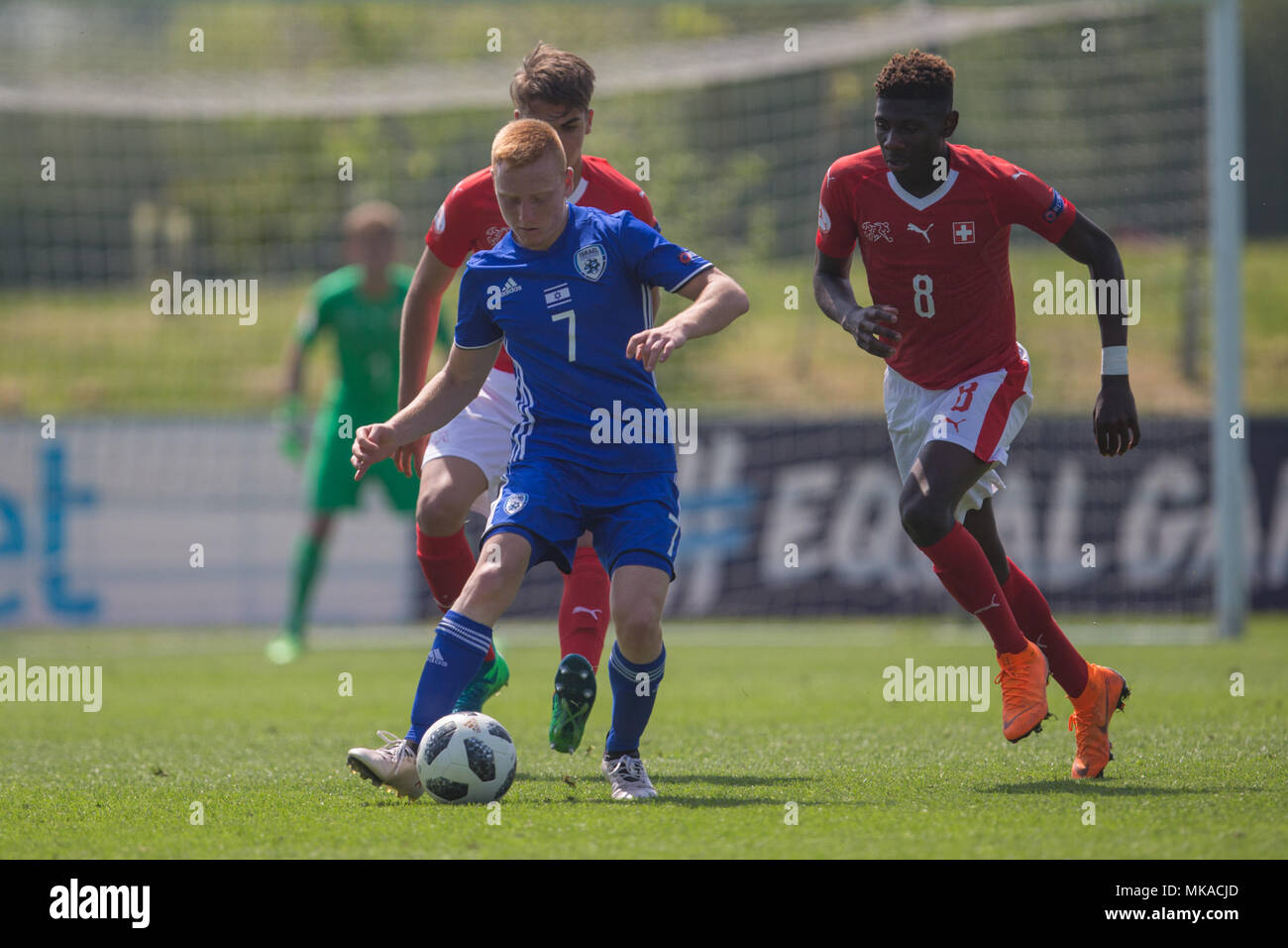 Ido Sharhar (Israel) gets little space or time from Alexandre Jankewitz ...