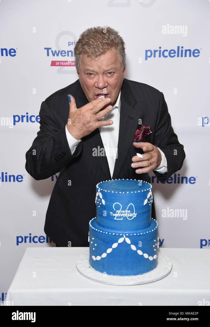 Priceline shatner hi-res stock photography and images - Alamy