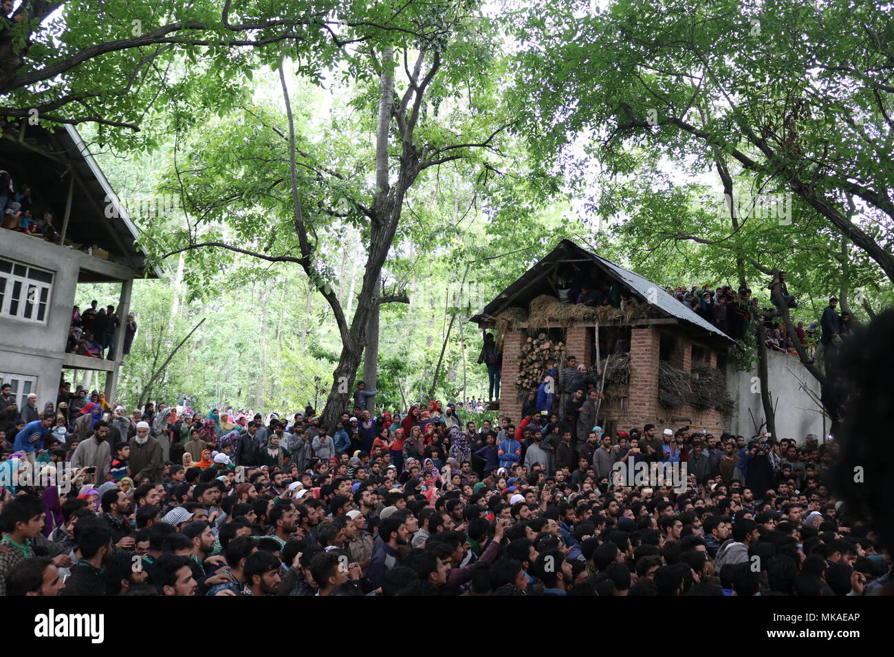 Saddam paddar funeral hi-res stock photography and images - Alamy