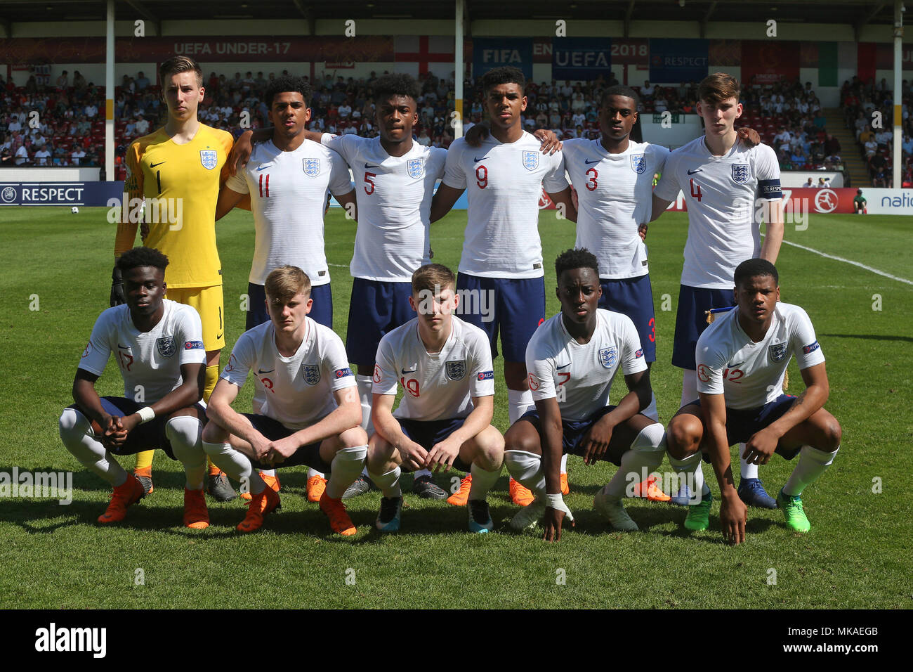 England team line up before hi-res stock photography and images - Alamy
