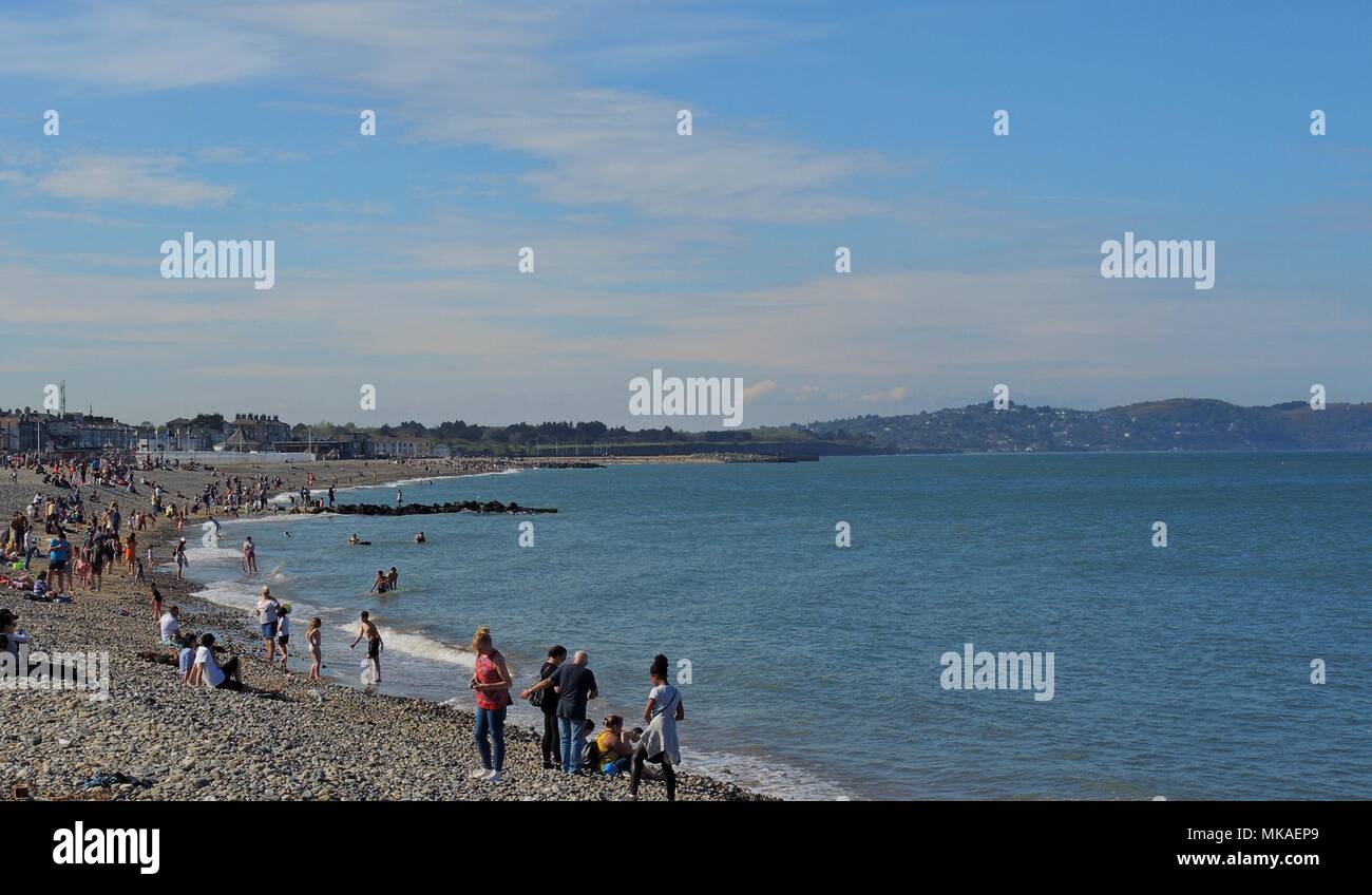 Bray, Republic of, Ireland. 7th May, 2018. Bank holiday heatwave brings ...