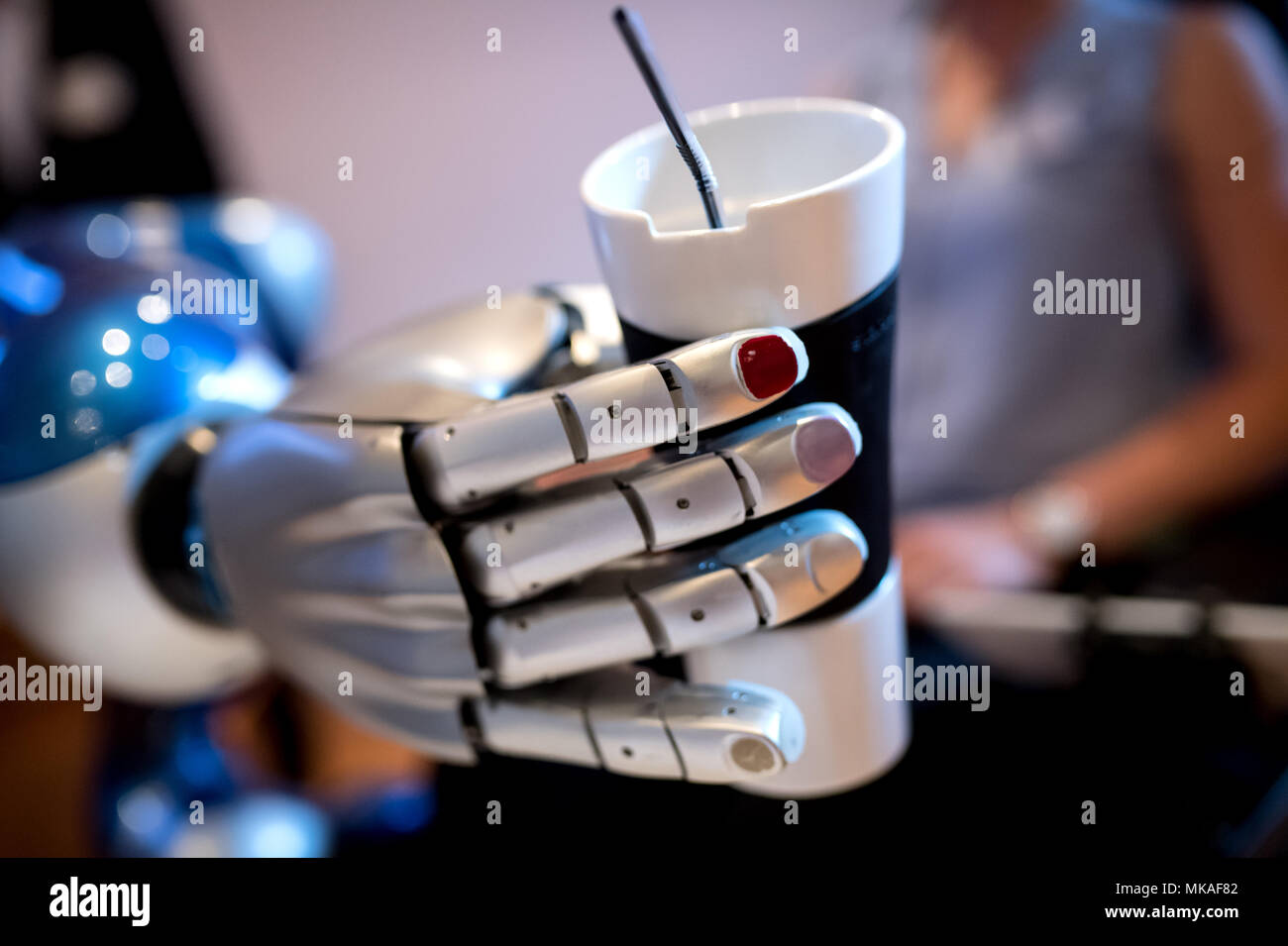 07 May 2018, Germany, Garmisch-Partenkirchen. A worker of the German ...