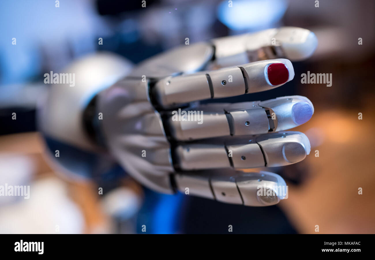 07 May 2018, Germany, Garmisch-Partenkirchen. A worker of the German ...