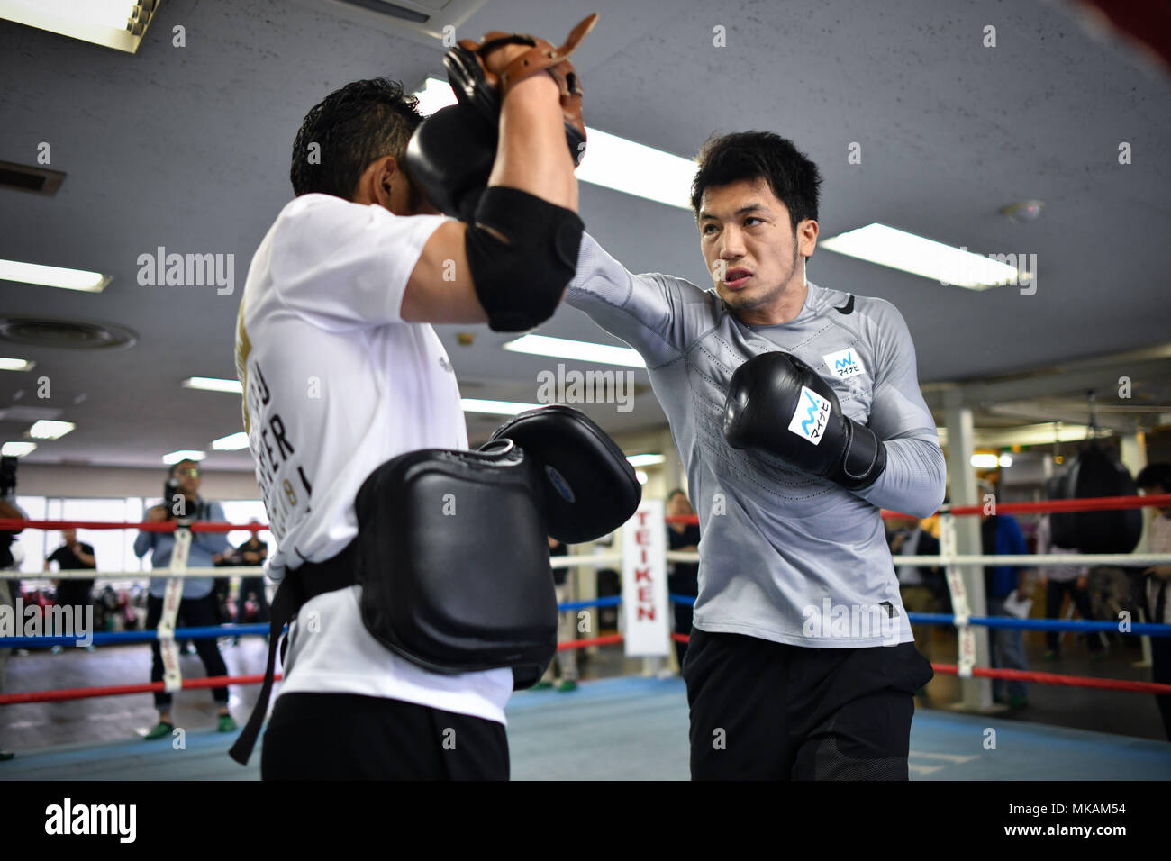Tokyo, Japan. 7th May, 2018. (R-L) Ryota Murata, Sendai Tanaka Boxing ...