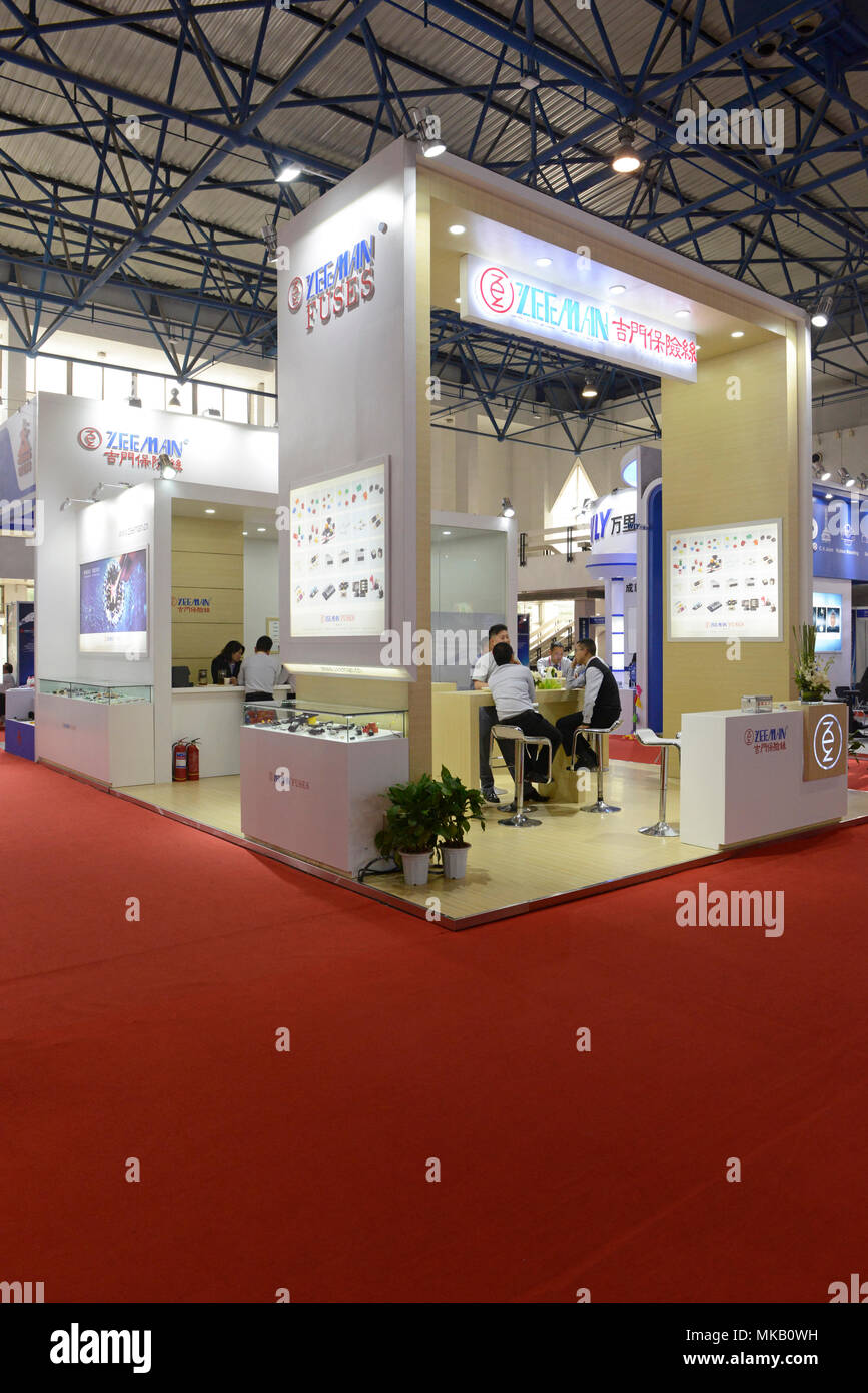 Electric fuse car hi-res stock photography and images - Alamy