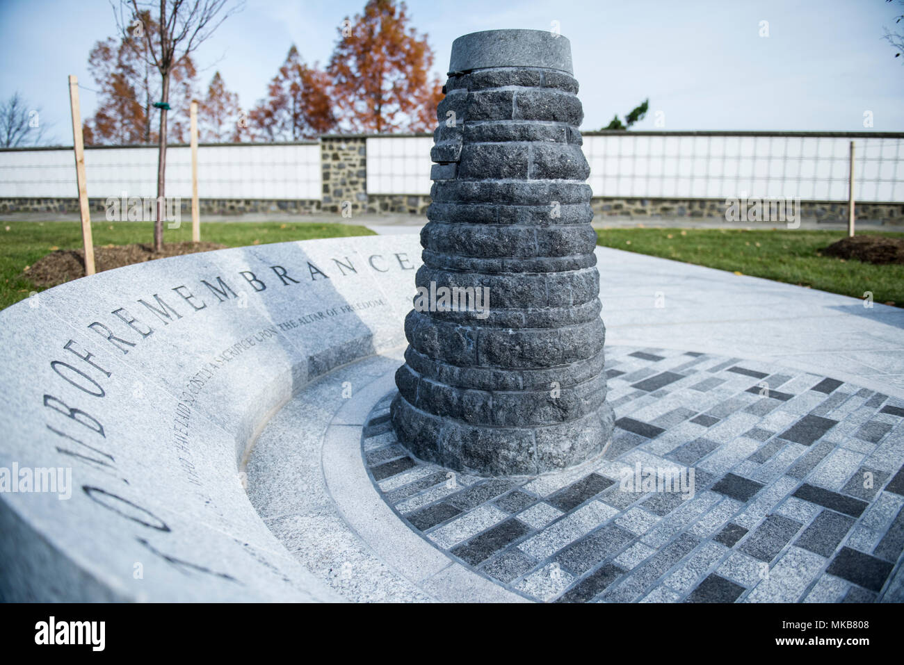 The Tomb of Remembrance in Section 72 of Arlington National Cemetery ...