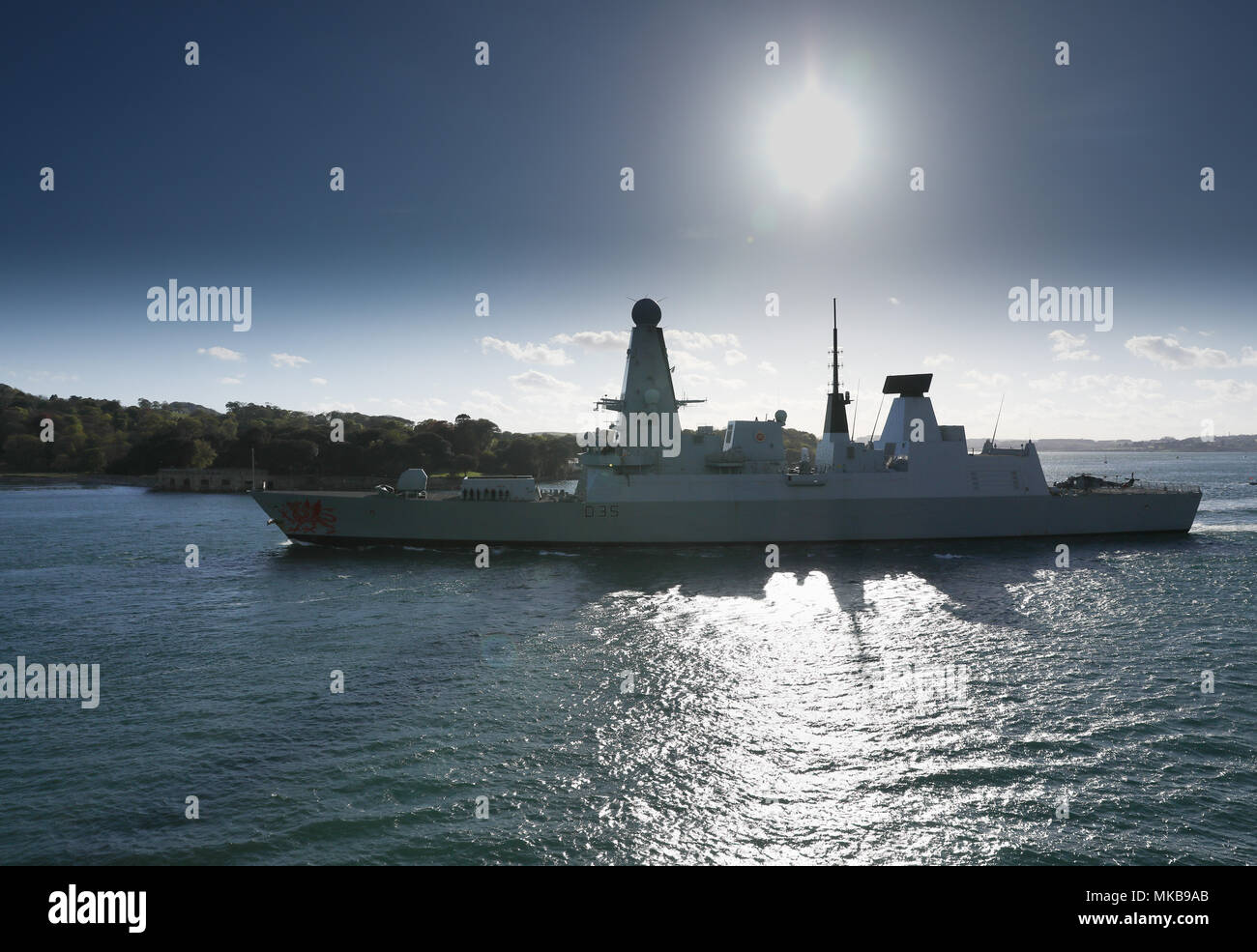 Type 45 destroyers hms dragon hi-res stock photography and images - Alamy