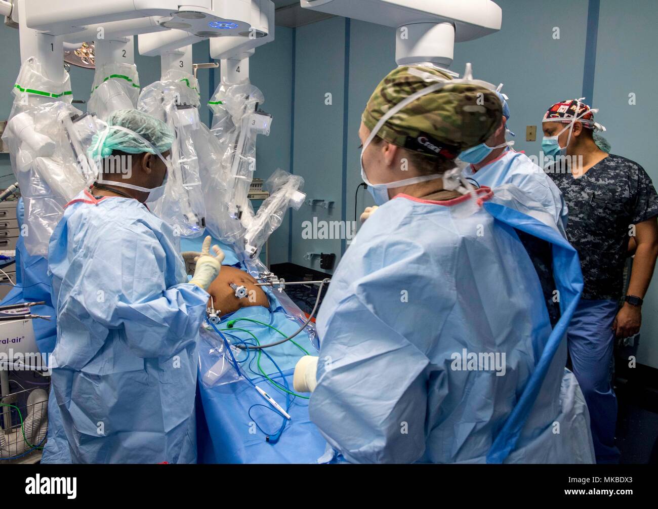 Da vinci surgical system hi-res stock photography and images - Alamy
