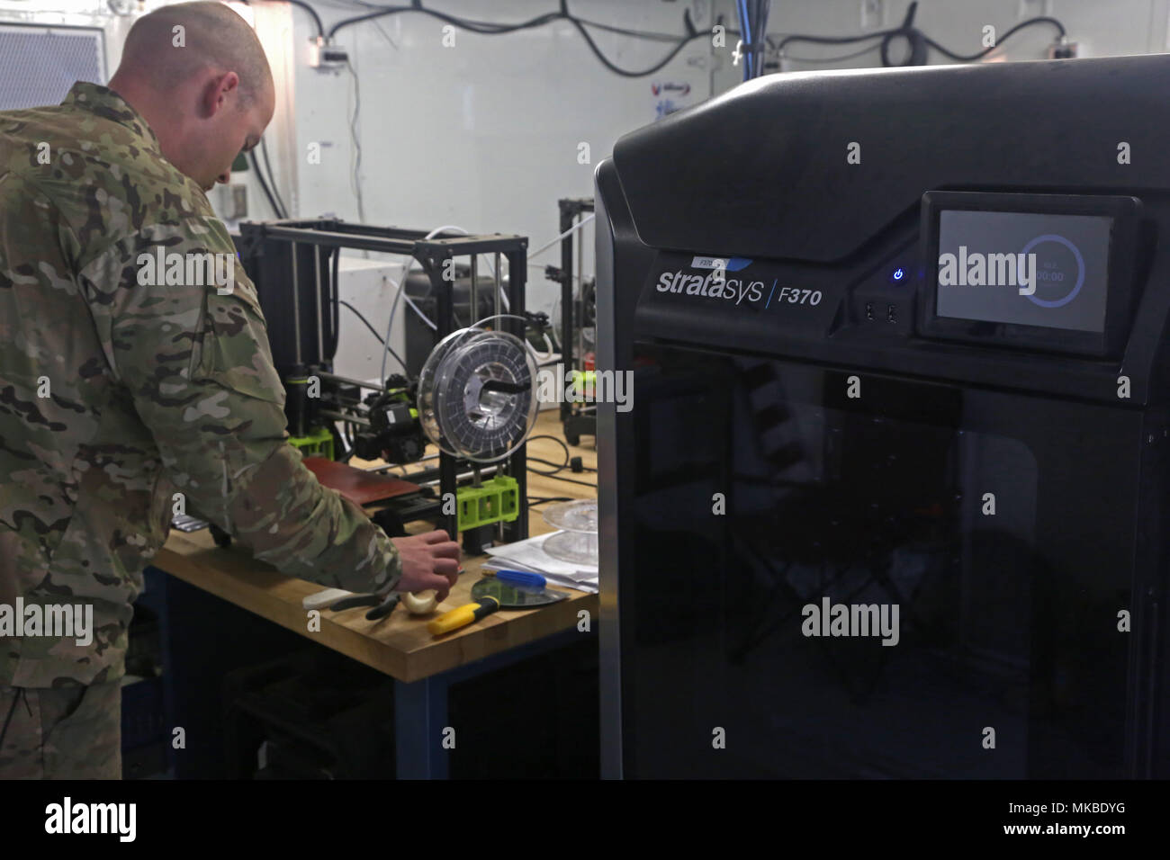 U.S. Soldiers assigned to Bravo Company, 299th Battalion Support ...