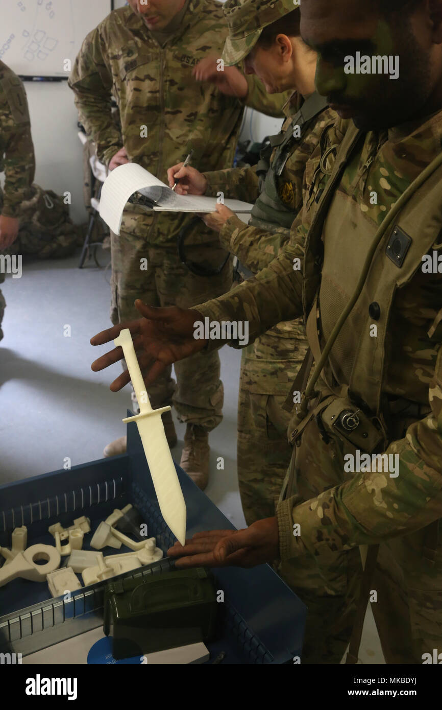Additive manufacturing army hi-res stock photography and images - Alamy