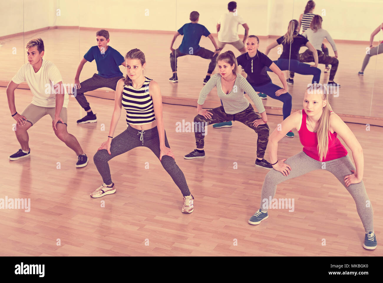 Students moving classroom hi-res stock photography and images - Alamy