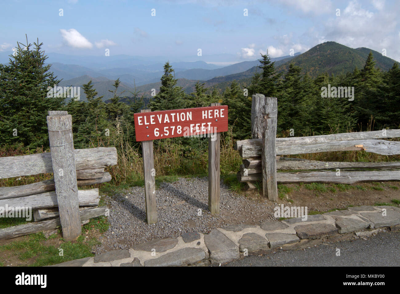 Highest elevation sign hi-res stock photography and images - Alamy