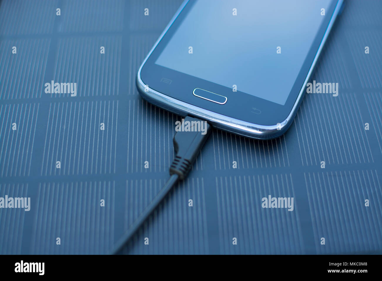 Solar cell phone charger hi-res stock photography and images - Alamy