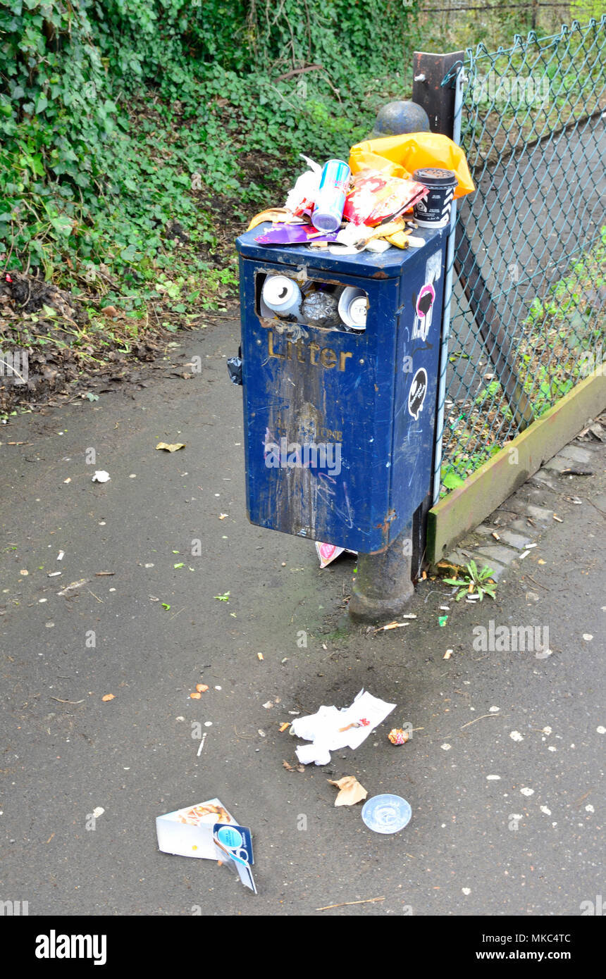 Rubbish overflow hi-res stock photography and images - Alamy